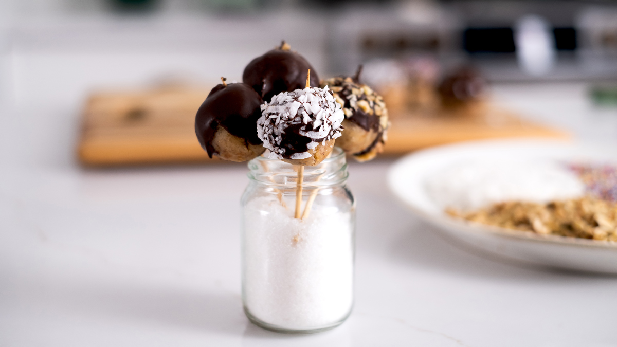 Boules de gâteau populaires (cake pops) | Cuisinez | Télé-Québec