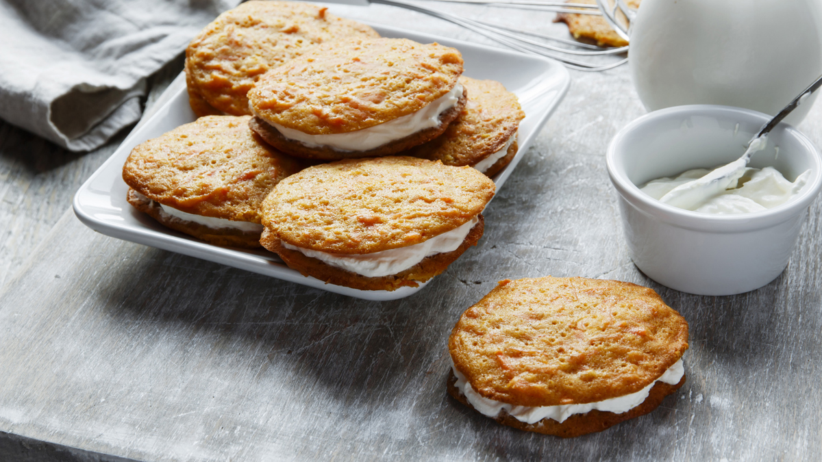 Biscuits sandwichs aux carottes et au fromage à la crème | Cuisinez ...